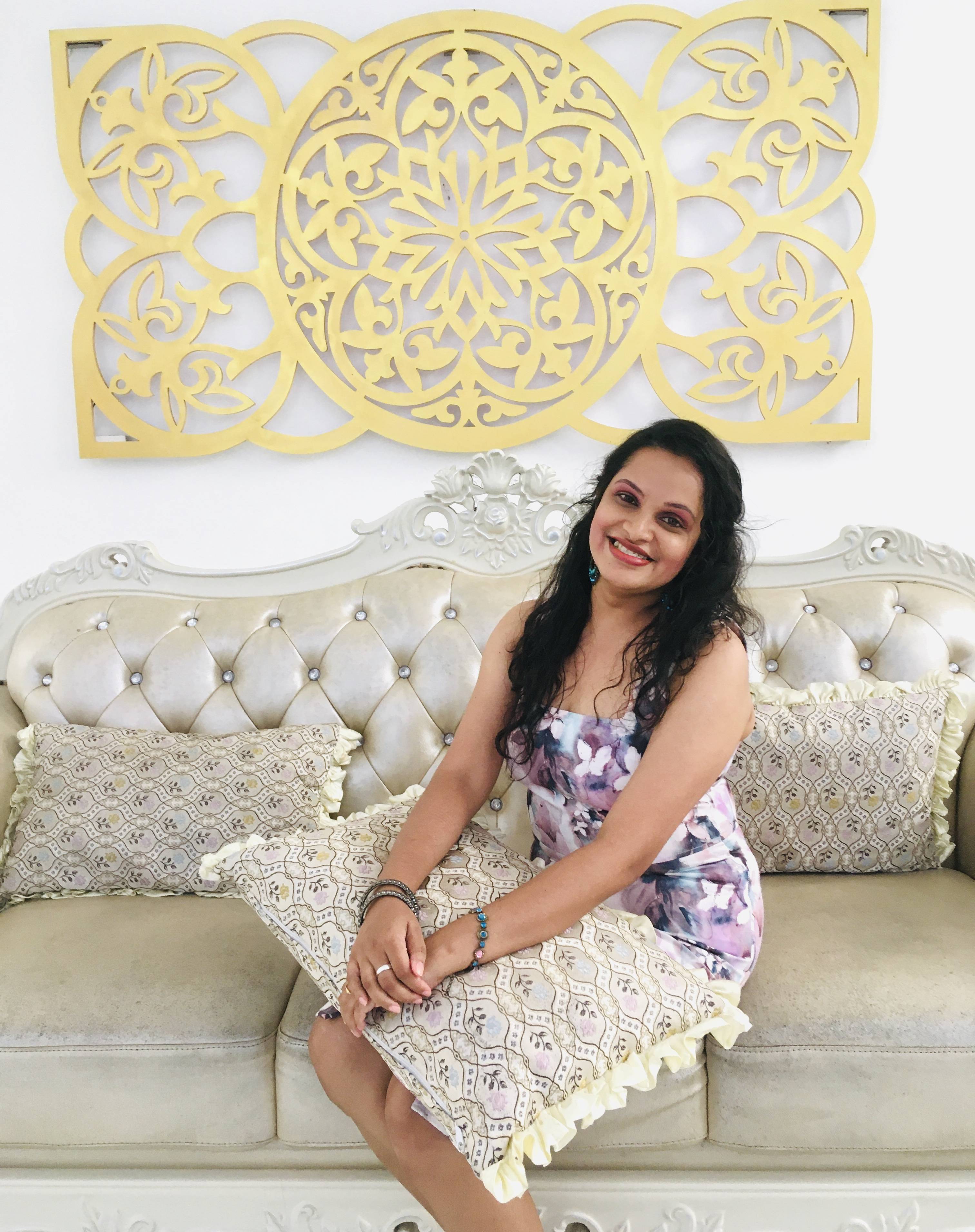Dhananjani Jayasundara . Propose.lk